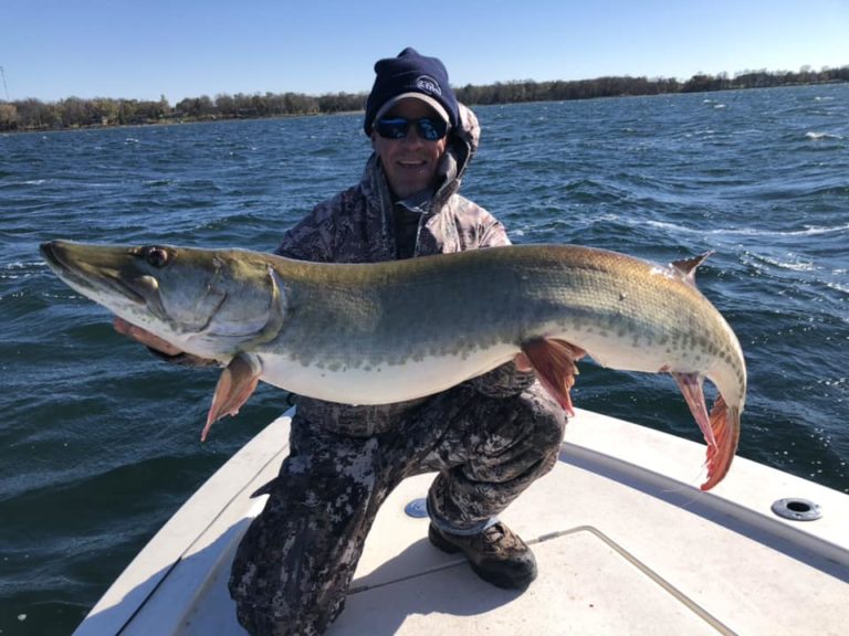 Minnesota Muskie Fishing 10690
